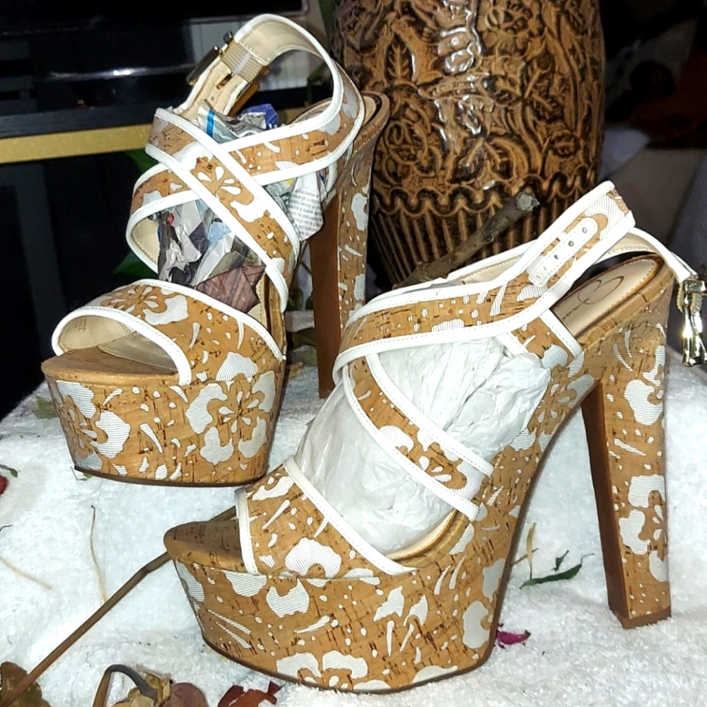 Jessica Simpson Ladies Lazar Cut Platform Heels - Gem